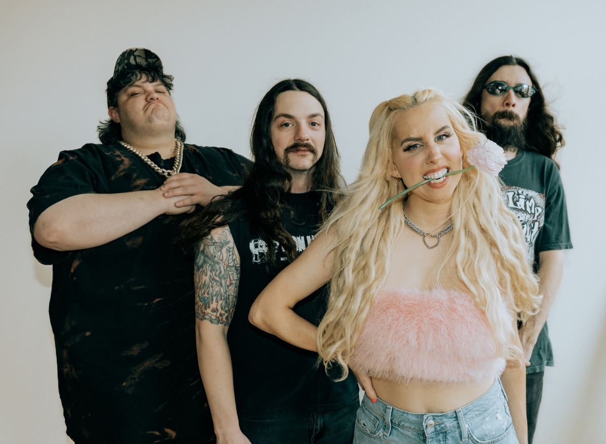 BRAT SHARE HEART 'BARRACUDA' COVER AND MUSIC VIDEO - Prosthetic Records